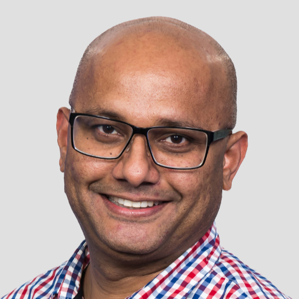 Deepak Naidu, Director Financiero | Soprano